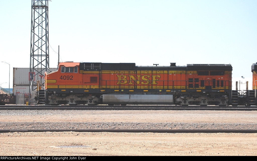 BNSF 4092